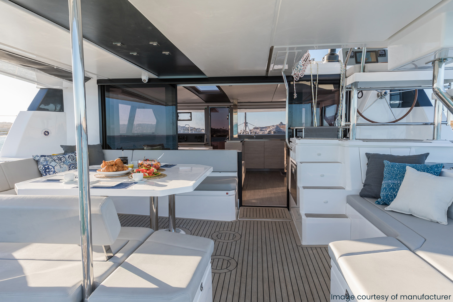 Whitsundays Luxury Leopard 50 Catamaran – SeaDream Charters